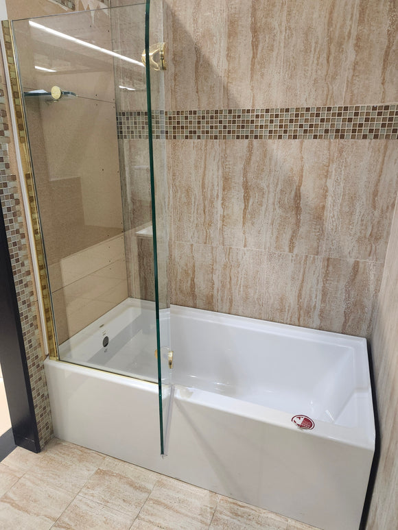 Maax 60 x 32 built in bathtub and Feurco Tub Shield (as is) | TUBS The ...
